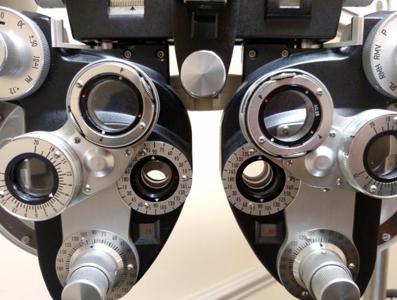 Preverjanje očesne ostrine in merjenje dioptrije - Wotam.com